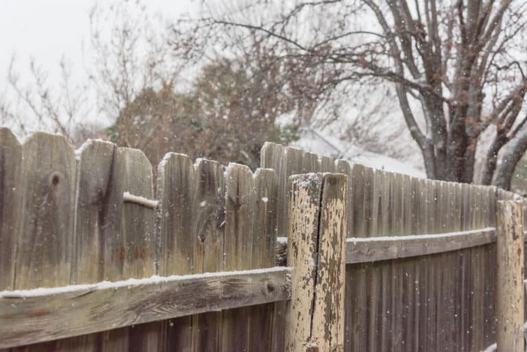 In or Out: Which Way Should a Fence Face? – Fence Frenzy